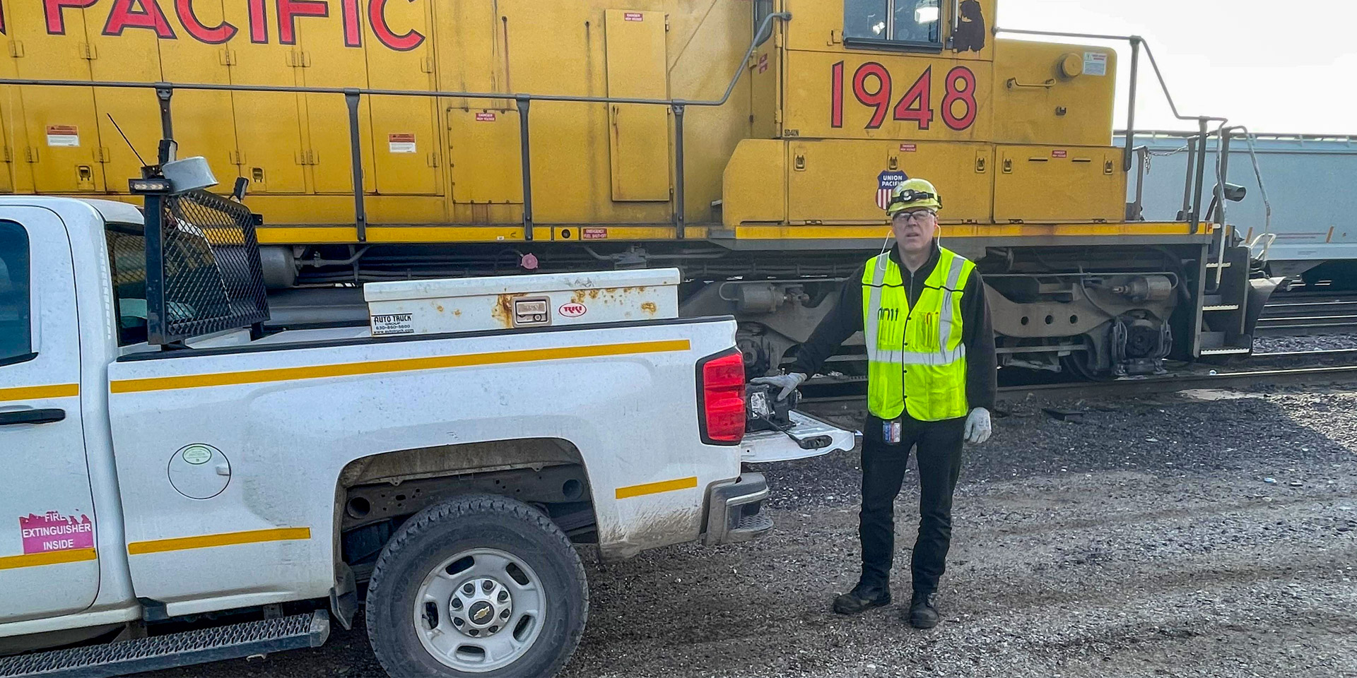 Union Pacific's Proviso Locomotive Shop Overcomes Winter Weather ...