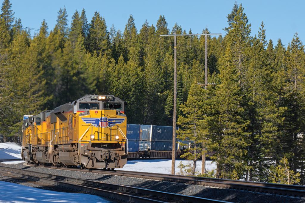Union Pacific Delivers Holiday Cheer During Peak Season | Union Pacific