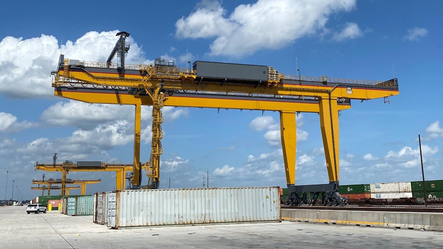 Union Pacific Testing Autonomous Cranes That Operate Like High-Tech ...